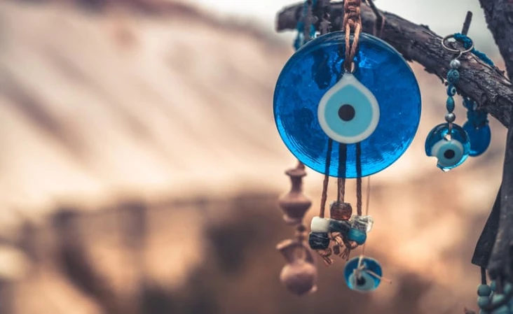 28 citas del mal de ojo sobre esta antigua maldición - Fraseso